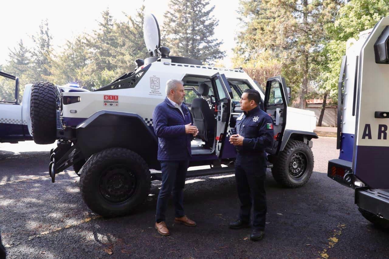 Bedolla refuerza combate al crimen con nuevos vehículos blindados ...